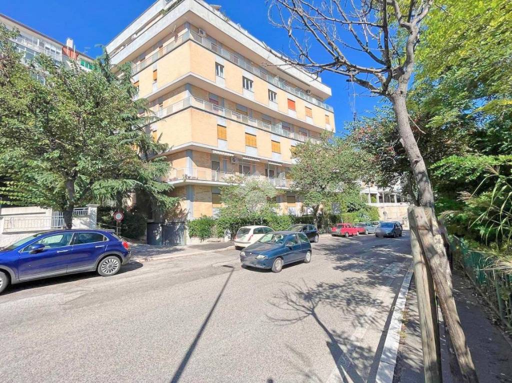 Appartamento in vendita a Chieti via Pietragrossa, 1