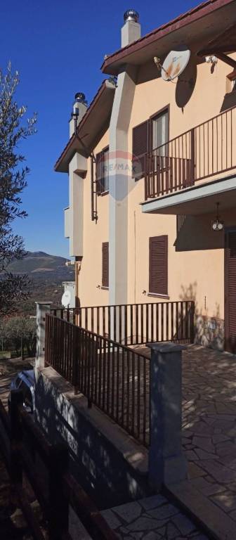 Casa Indipendente in vendita a Scandriglia via Barbara, 17