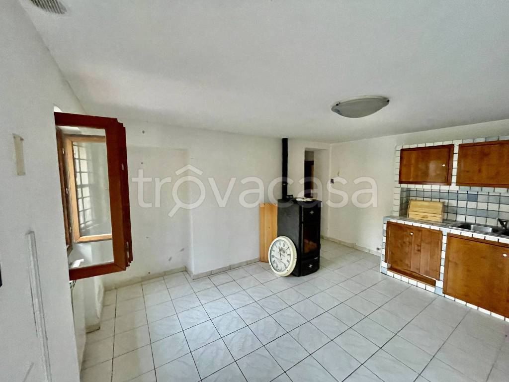 Casa Indipendente in vendita a Chiesina Uzzanese via Romana Vecchia