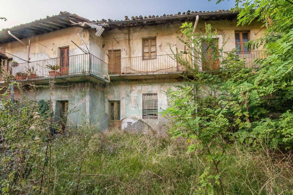 Casa Indipendente in vendita a Solbiate Olona via Olona