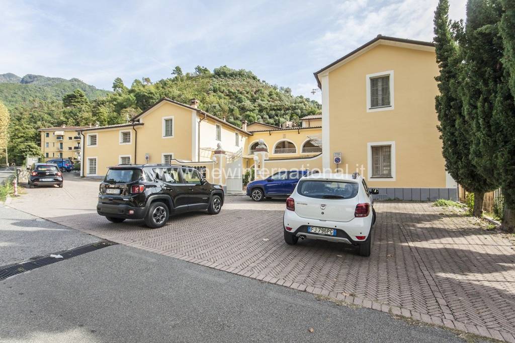 Appartamento in vendita a Montignoso via Palatina