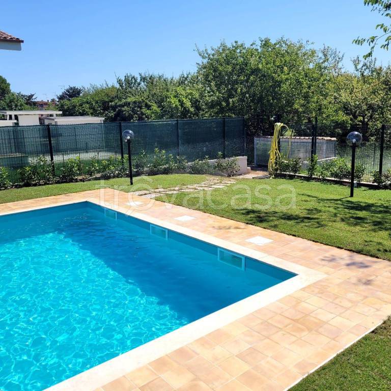 Villa Bifamiliare in in vendita da privato a San Felice Circeo via Terracina, 335