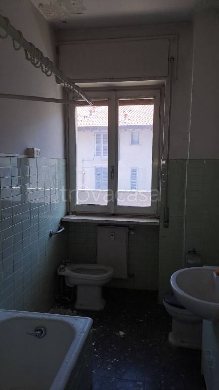 Appartamento in vendita a Lecco via Antonio Ghislanzoni, 11