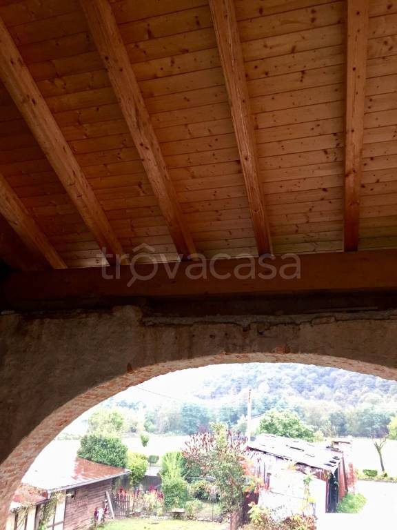 Casa Indipendente in vendita a Borgo San Dalmazzo frazione Beguda, 16