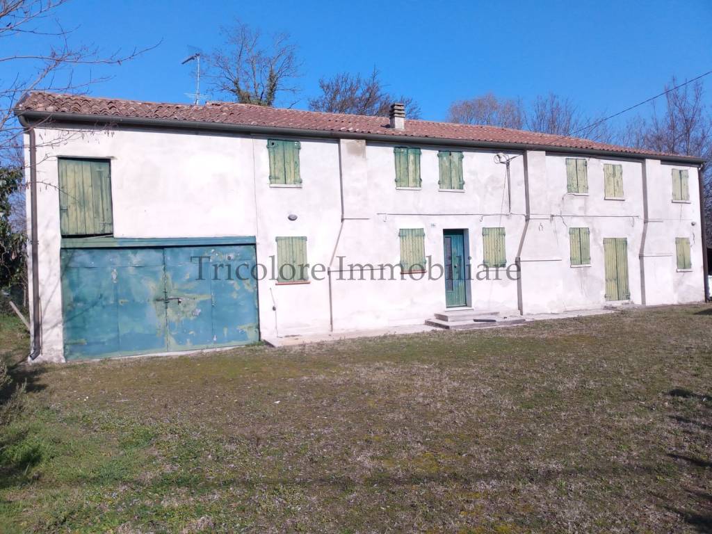 Villa in vendita a Canaro via b. Tisi s.n.c