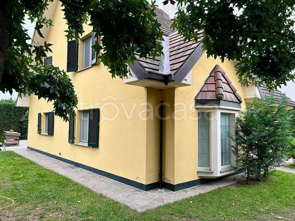 Villa in vendita a Dorno patroni , 26