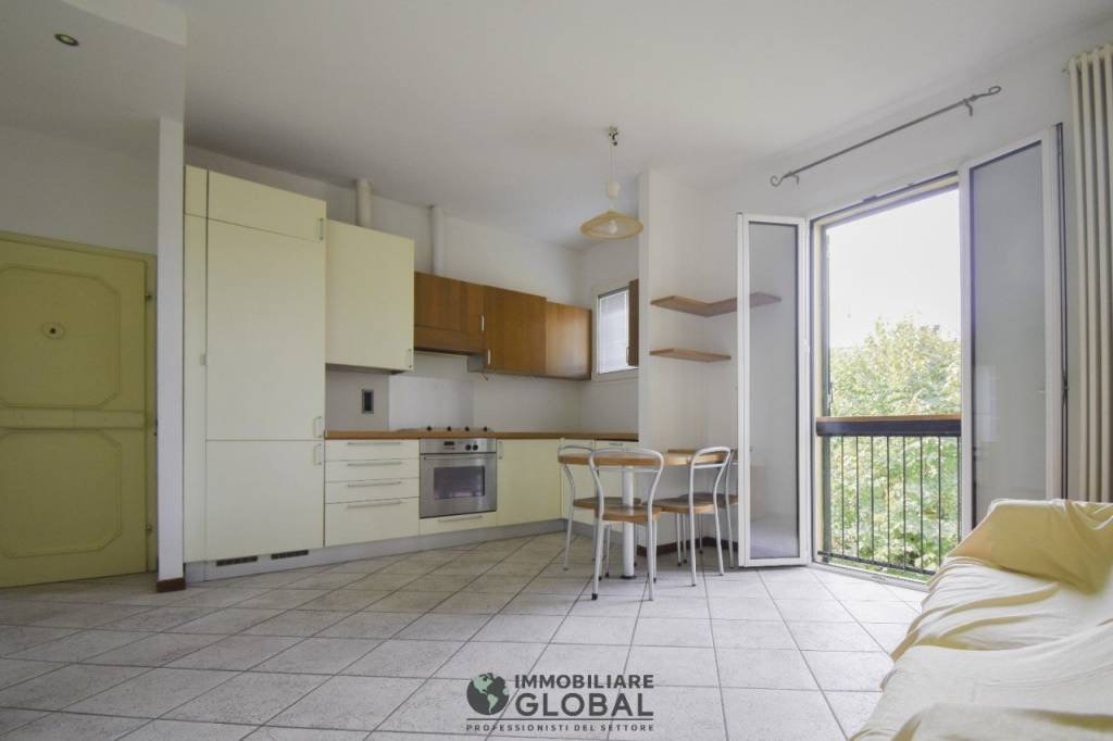 Appartamento in vendita a Modena via Scacciera, 27