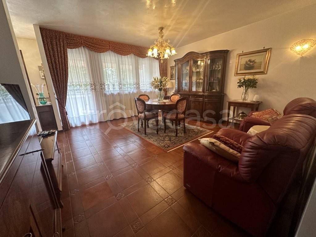 Villa a Schiera in vendita a Mira via Giuliano da Maiano