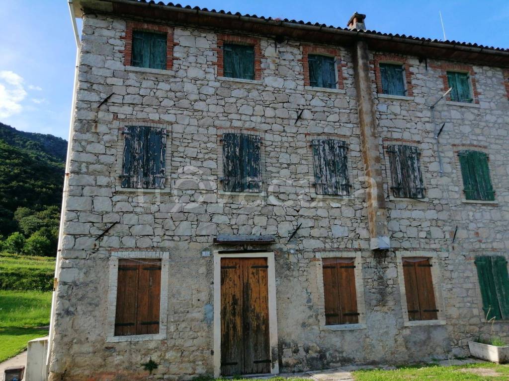 Rustico in vendita a Cison di Valmarino via San Silvestro