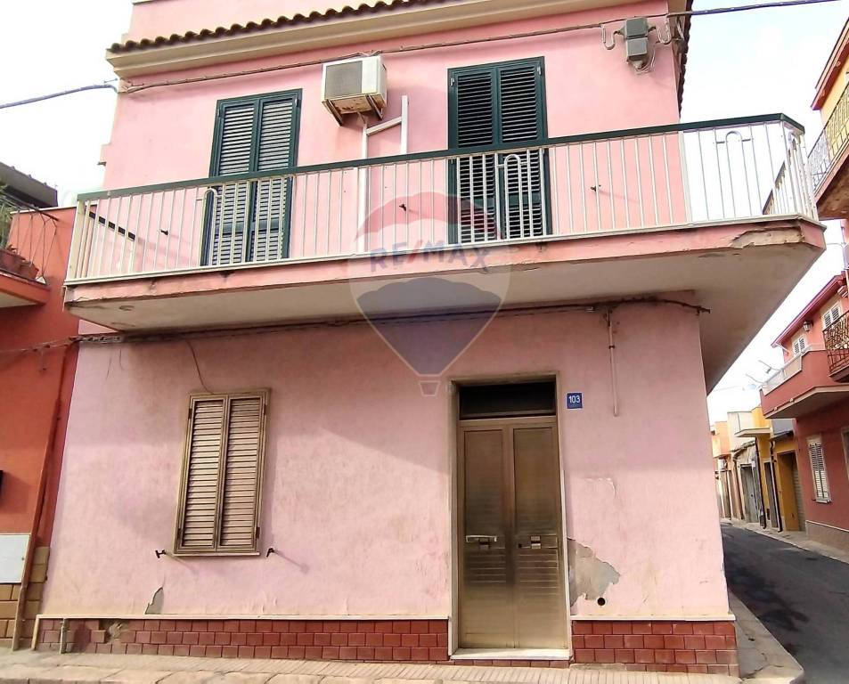 Casa Indipendente in vendita a Pachino via Sebastiano Bravato, 20