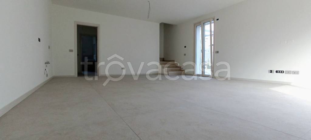 Villa Bifamiliare in vendita a Castelnuovo del Garda via Mantovana, 59