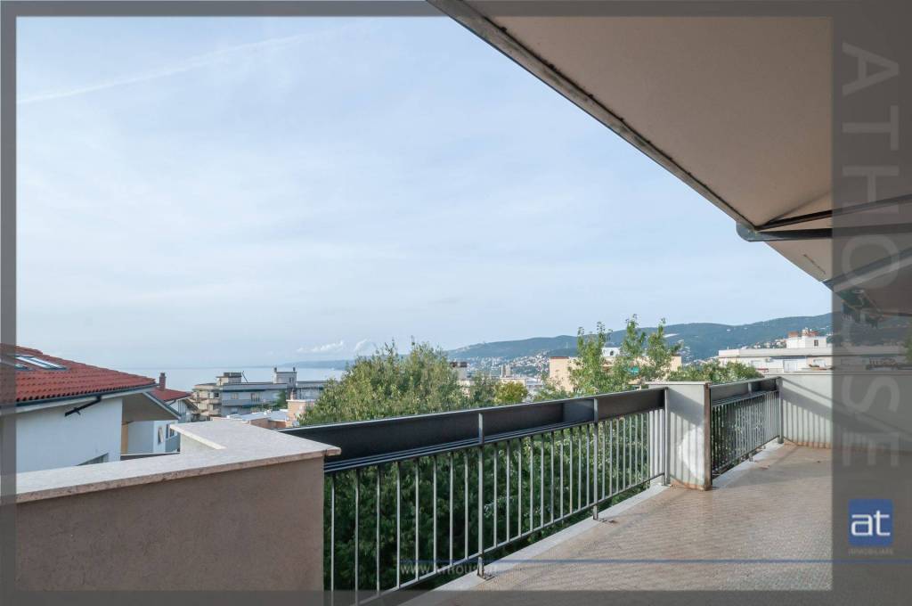 Attico in vendita a Trieste via Bellosguardo, 56