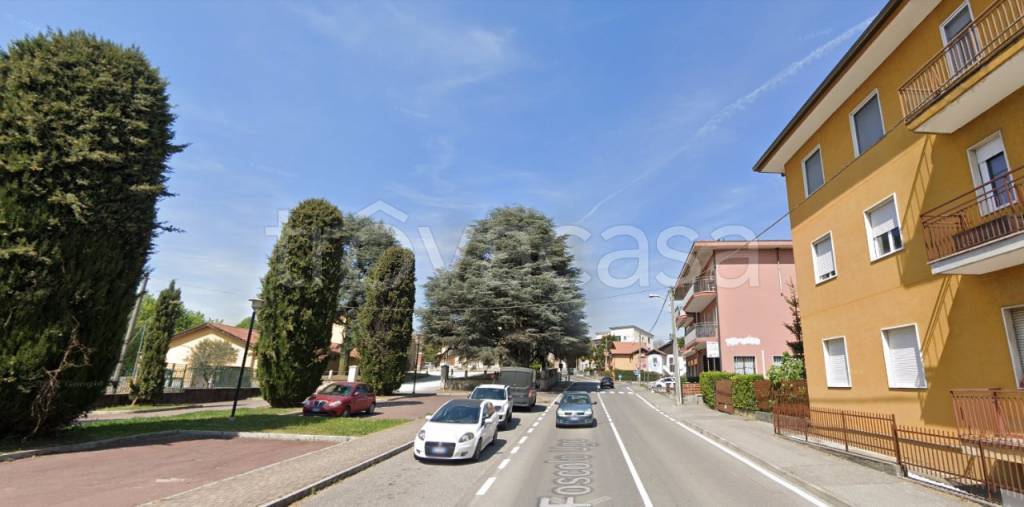 Appartamento all'asta a Casatenovo via Ugo Foscolo