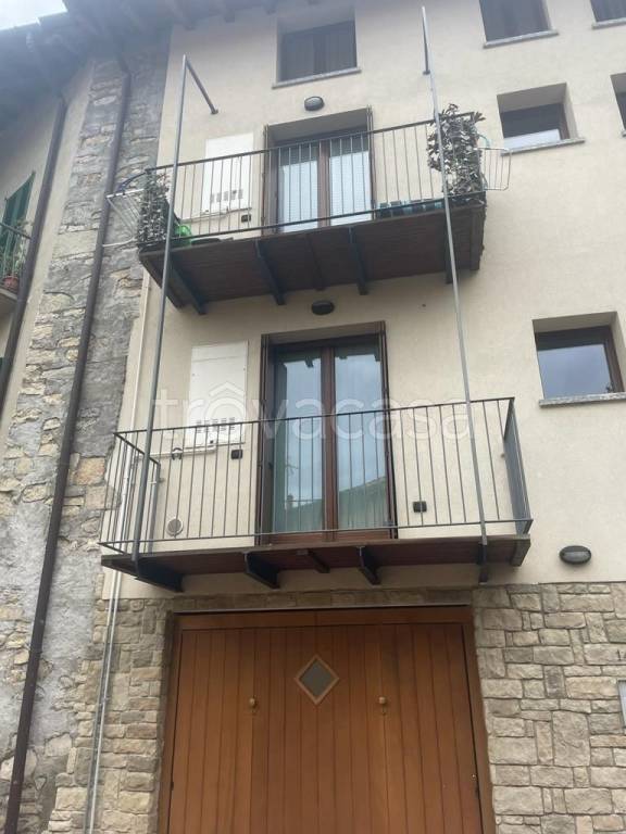 Appartamento in in vendita da privato ad Albavilla via Alessandro Volta