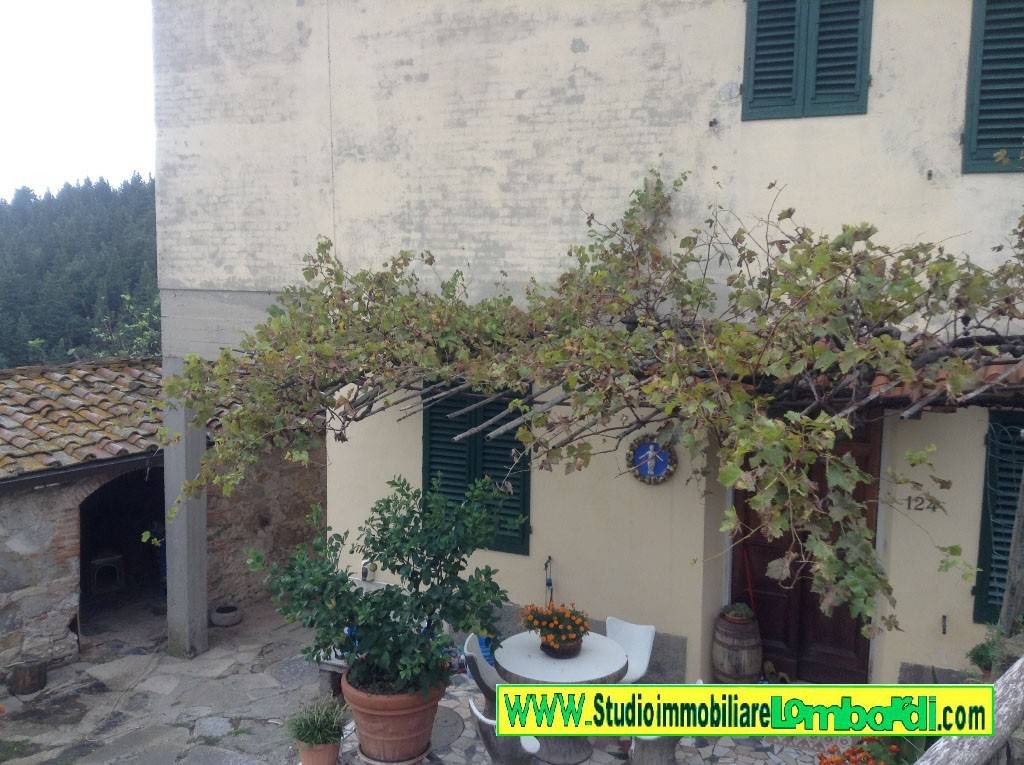 Colonica in vendita a Prato via Moisé Cecconi, 432