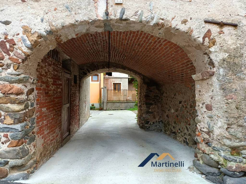Casa Indipendente in vendita a Serravalle Sesia via Alessandro Torchio, 22
