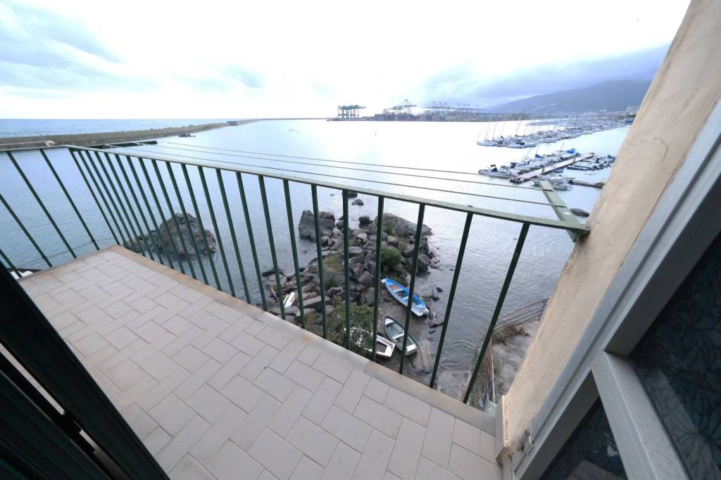 Appartamento in vendita a Genova via Benedetto Zaccaria