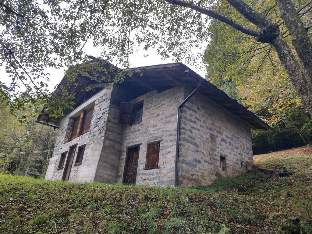 Rustico in in vendita da privato a Tione di Trento località Zeller