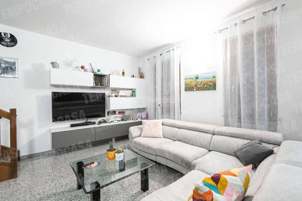 Casa Indipendente in vendita a Giussano via a. Furlanelli 42