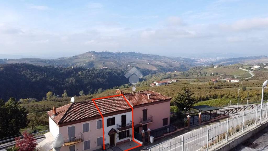 Casa Indipendente in vendita a Rodello via Montà, 1