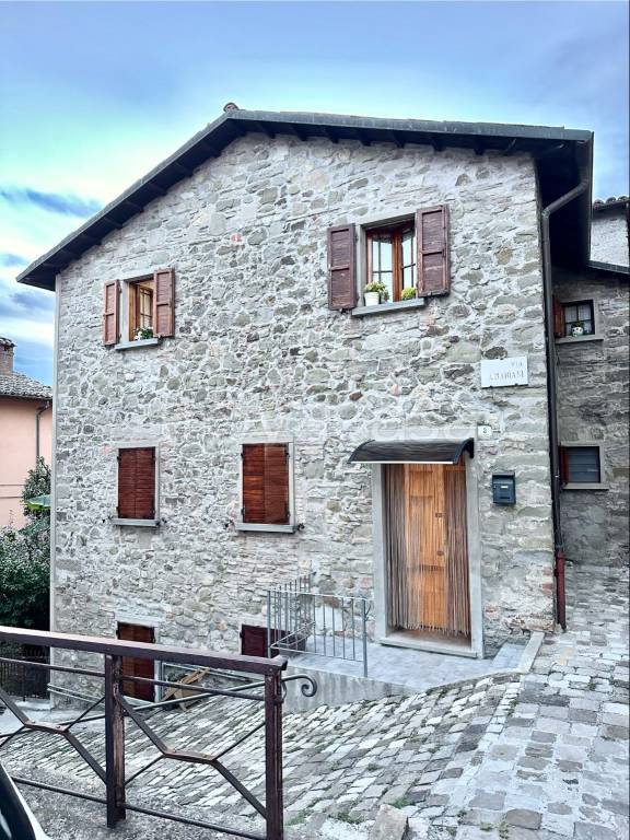 Villa Bifamiliare in in vendita da privato a Sant'Agata Feltria via Angelo Mariani, 2