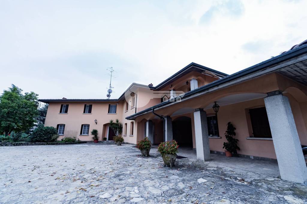 Villa in vendita a Calvisano via Brescia, 75/b