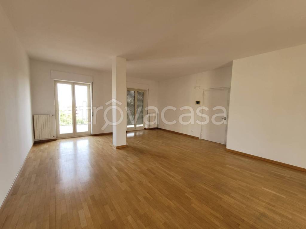 Attico in vendita a Pescara via Rigopiano, 121