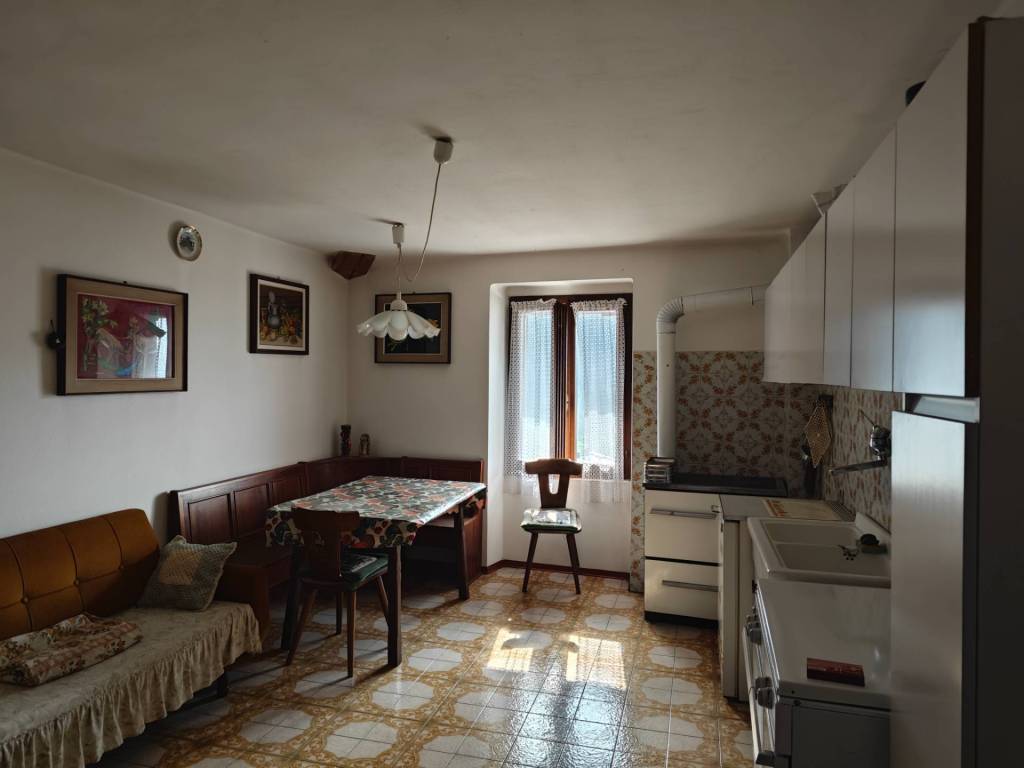 Appartamento in vendita a Spiazzo frazione Mortaso