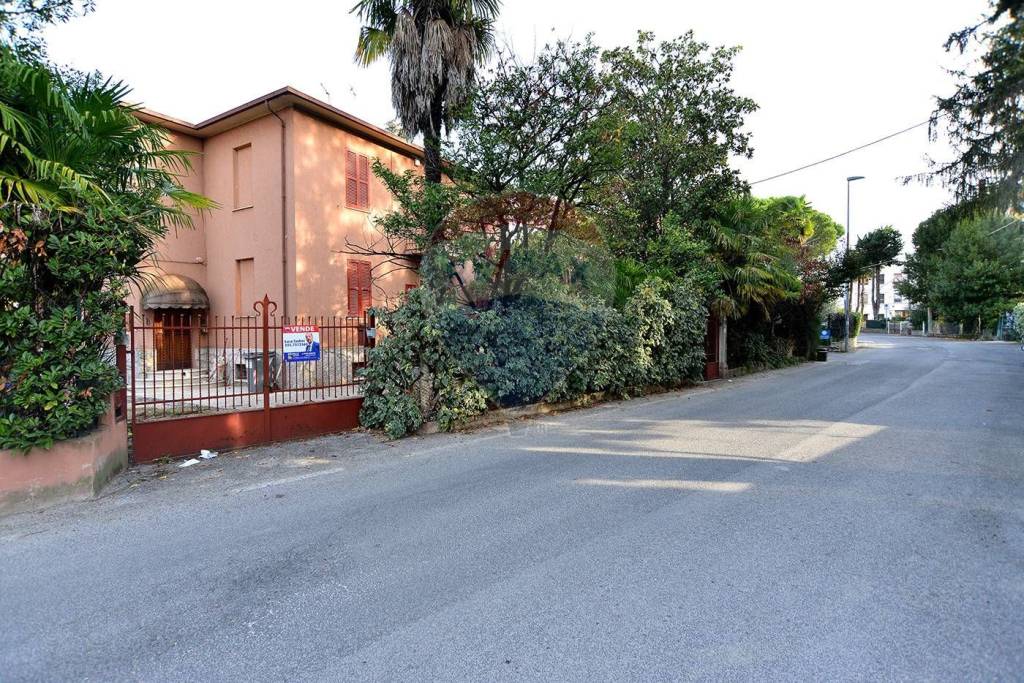 Appartamento in vendita a Foligno via del Roccolo, 10