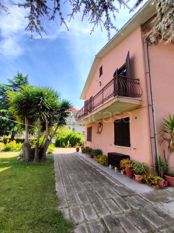 Villa in in vendita da privato a Civitanova Marche via Silvio Pellico, 60