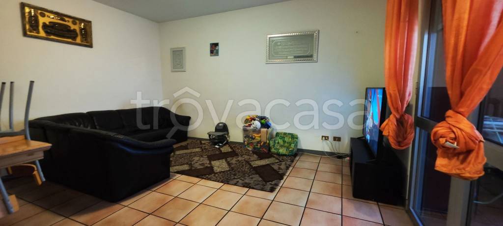 Appartamento in vendita a Piacenza via Roberto De Longe, 6