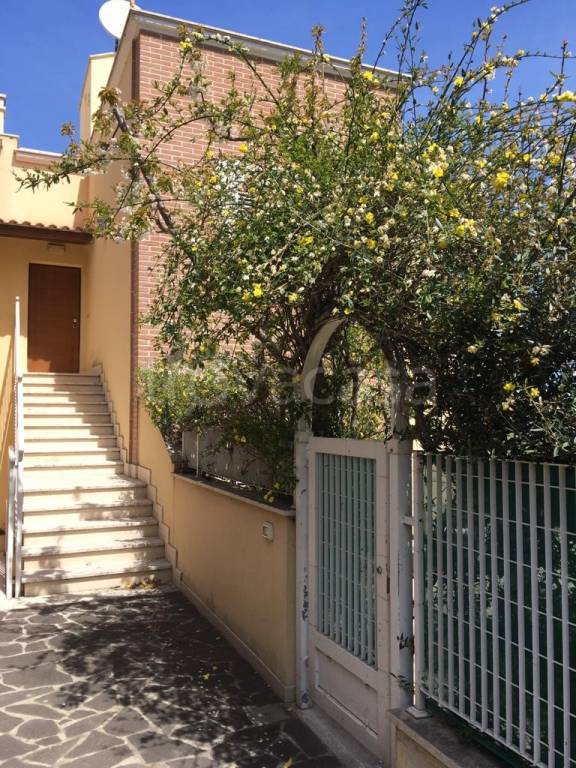 Villa a Schiera in in vendita da privato ad Acquaviva Picena via Francesca Morvillo, 3