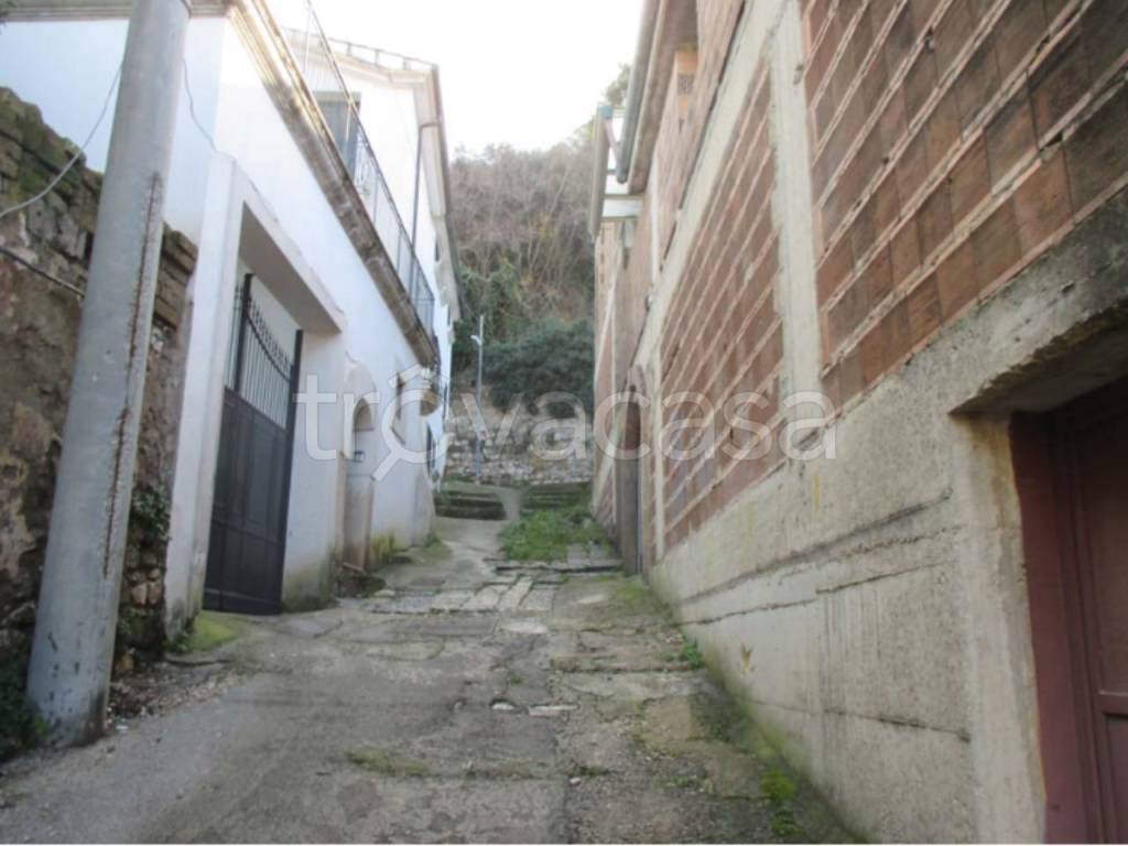 Appartamento all'asta a Maddaloni via San Benedetto