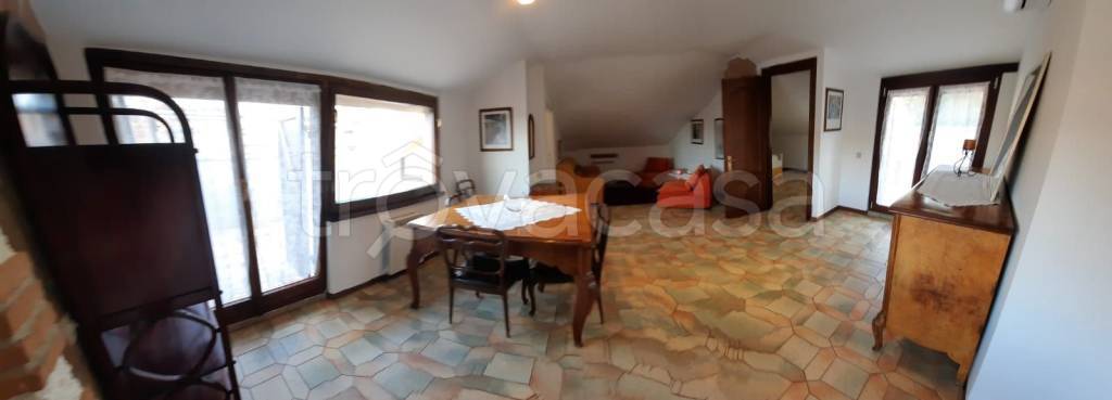 Mansarda in in vendita da privato a Marino via Benedetto Cairoli, 36