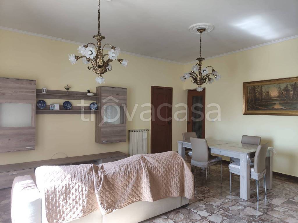 Appartamento in vendita ad Aprilia piazza Don Luigi Sturzo, 13