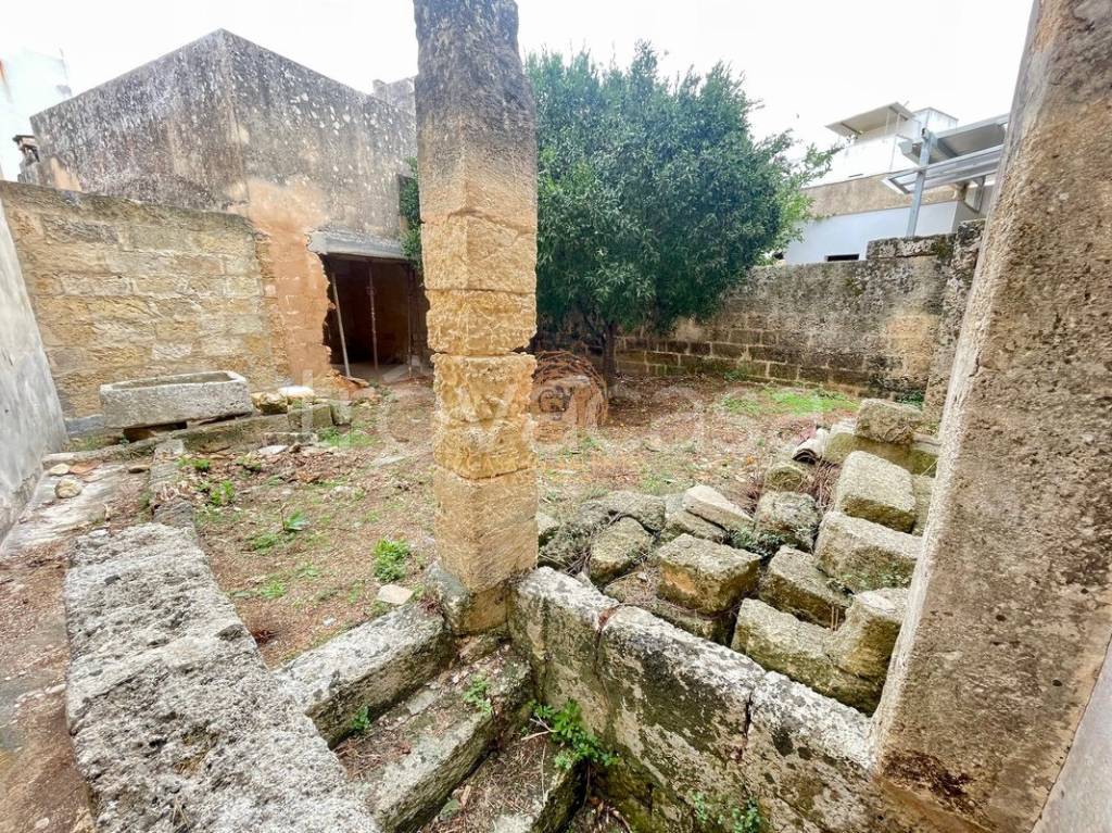 Rustico in vendita a Castrignano del Capo via Venezia