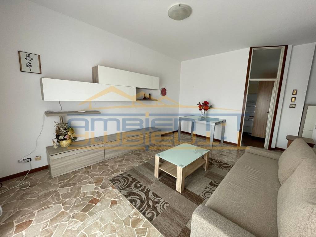 Appartamento in vendita a Lomagna via Po, 5