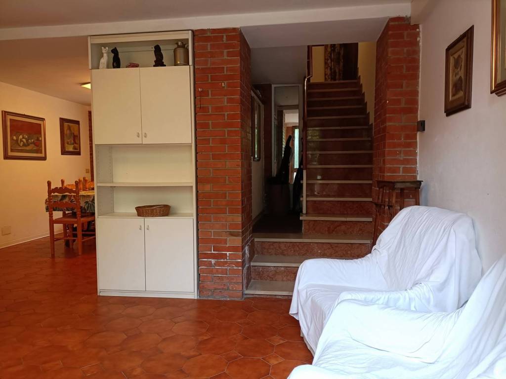Villa a Schiera in vendita a Viareggio via Enrico Dandolo, 24