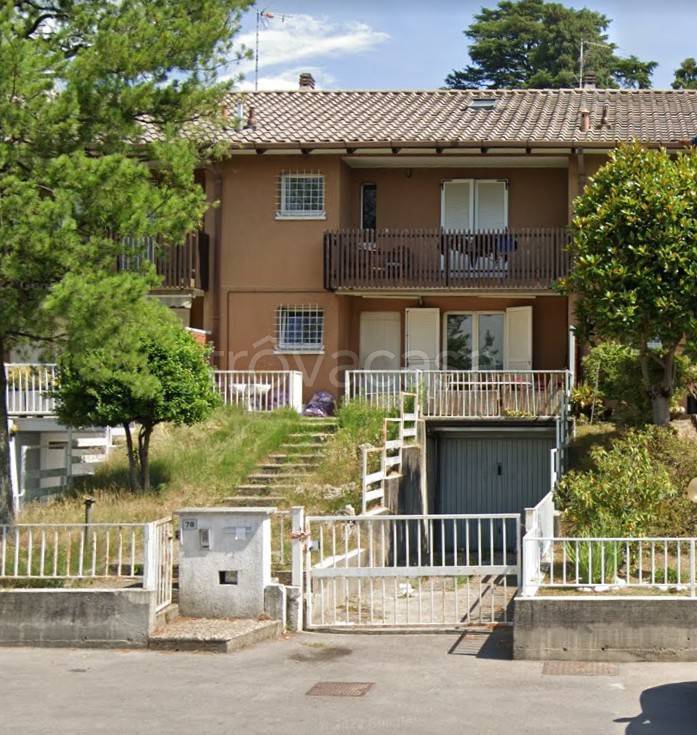 Villa a Schiera all'asta a Barzago via Cesare Cantù, 78