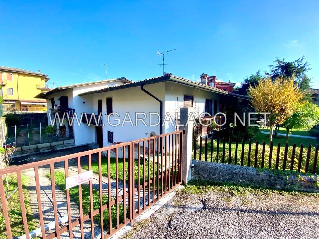 Villa in vendita a Caprino Veronese via Prato Grande