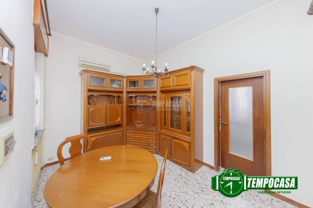 Casa Indipendente in vendita a Binasco via Solferino