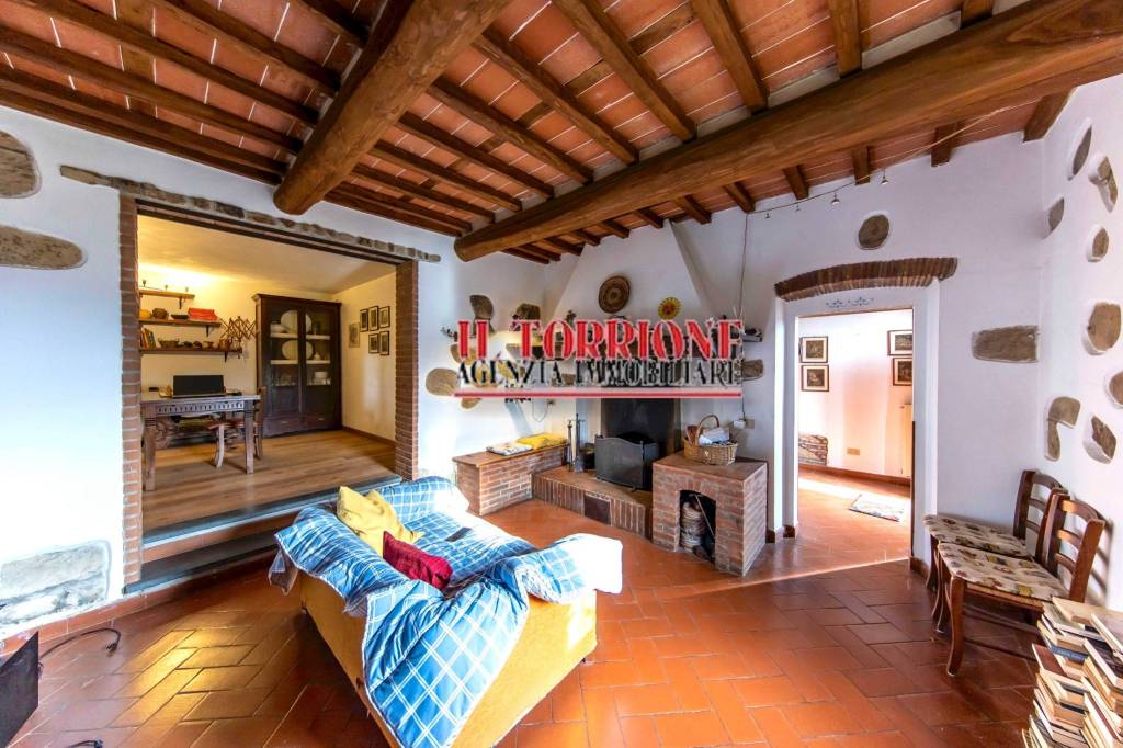 Rustico in vendita a Uzzano via della Fonte di Maggino