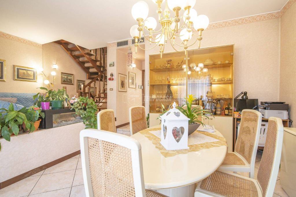 Villa a Schiera in vendita ad Arcene corso Leonardo da Vinci 11