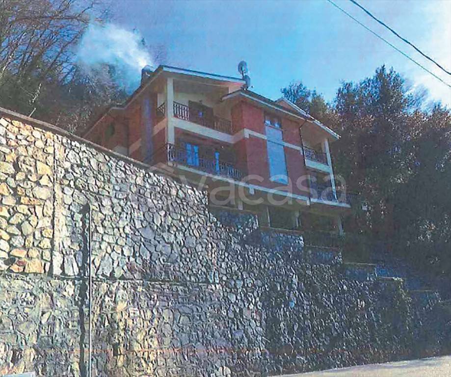 Appartamento all'asta a Poggio Catino via delle Tre Cornacchie, 2