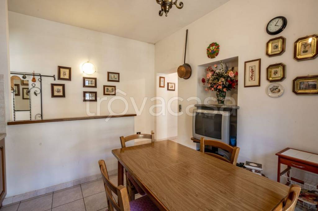 Appartamento in vendita a Canepina largo IV Novembre, 2