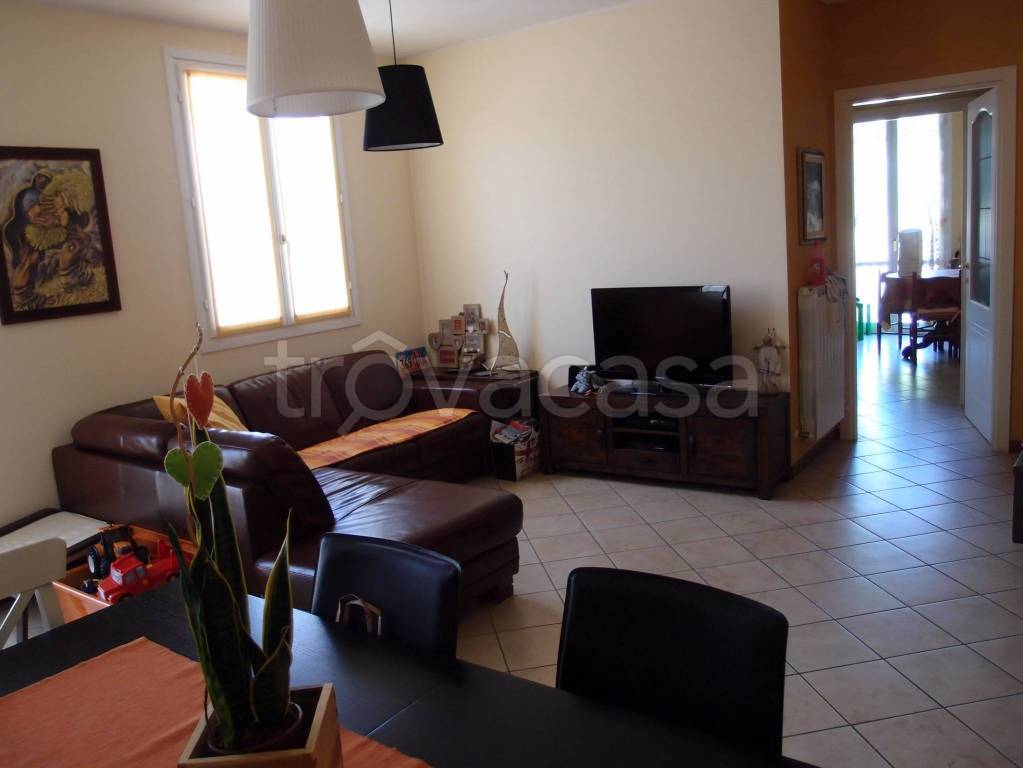 Appartamento in vendita a Casalgrande via Vittorio De Sica