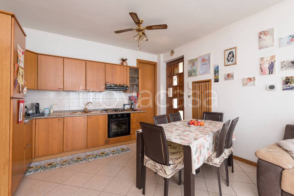 Appartamento in vendita ad Almenno San Salvatore via Gaetano Donizetti, 2