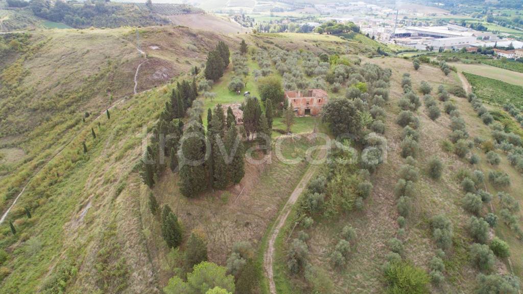 Rustico in vendita a Castelfiorentino