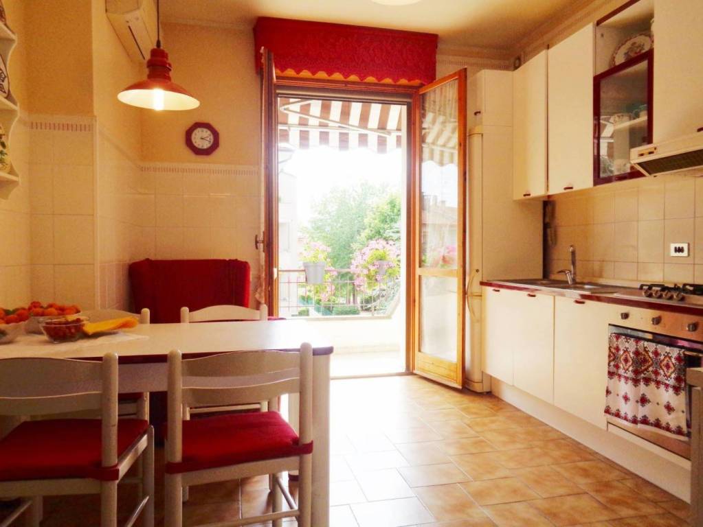 Appartamento in vendita a Bologna via Torino, 2