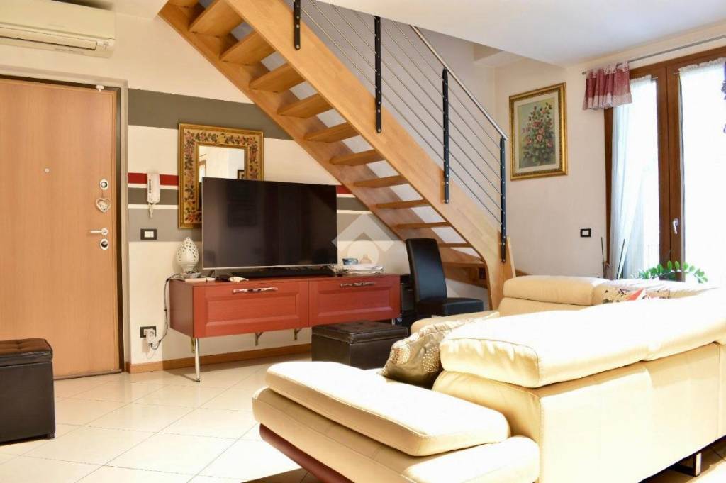 Appartamento in vendita a Lavagno via fontana, 14